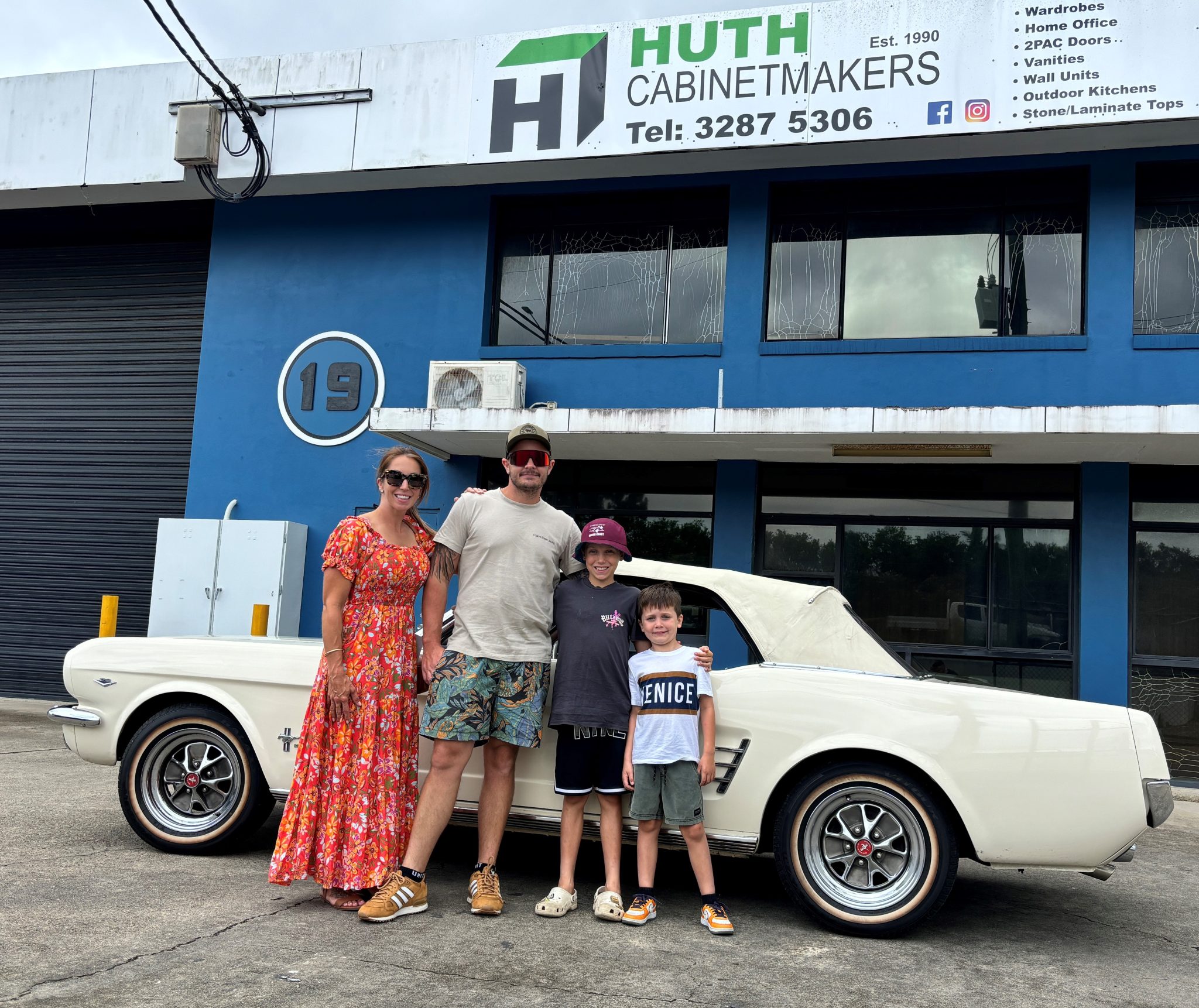 Chauffeured Classic Car Rides - A Classic Cruize