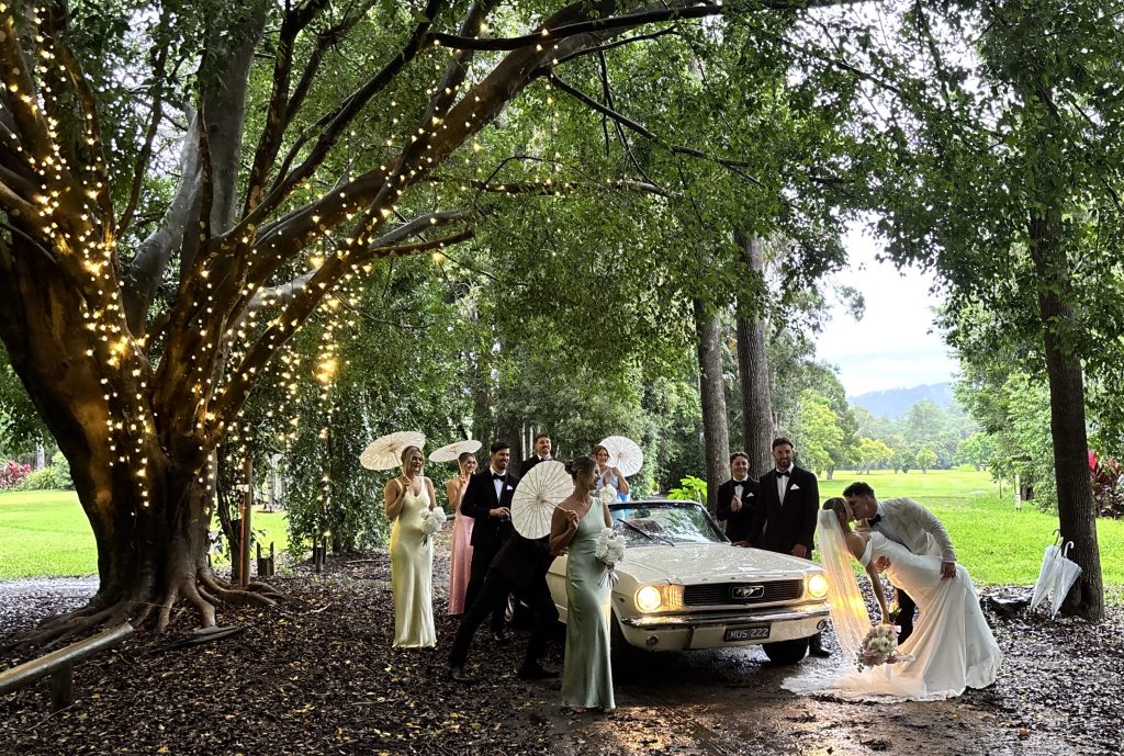 Vintage Cars for Wedding Photos - A Classic Cruize